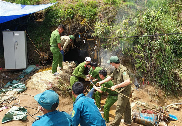 Man’s dead body found after getting trap in cave