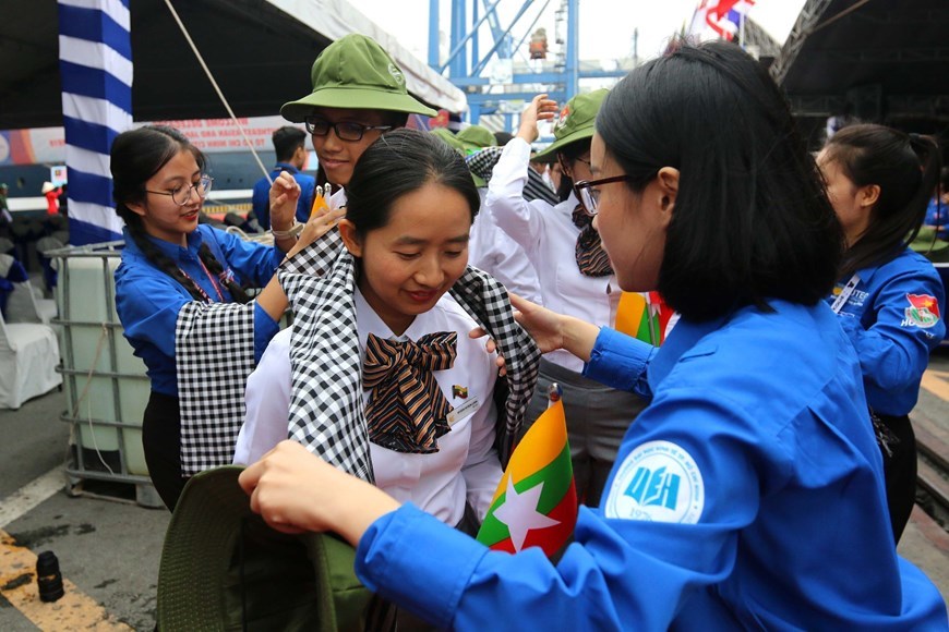 Southeast Asia-Japan youth ship arrives in HCM City