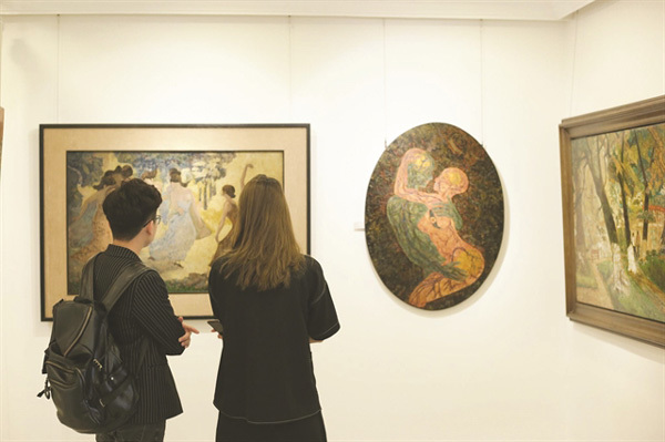Exhibition on traditional lacquer art opens in capital