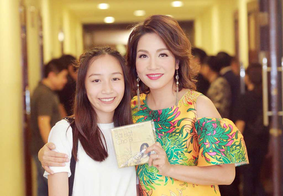 Con gái Mỹ Linh - Anh Quân áp lực vì sự nổi tiếng của bố mẹ - VietNamNet