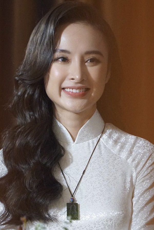 Angela Phương Trinh: Quá khứ tai tiếng và cuộc sống tịnh thiền tuổi 26