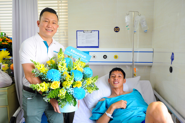 Quỹ Hi S từ Hisense Việt Nam hỗ trợ Hùng Dũng 50 triệu đồng