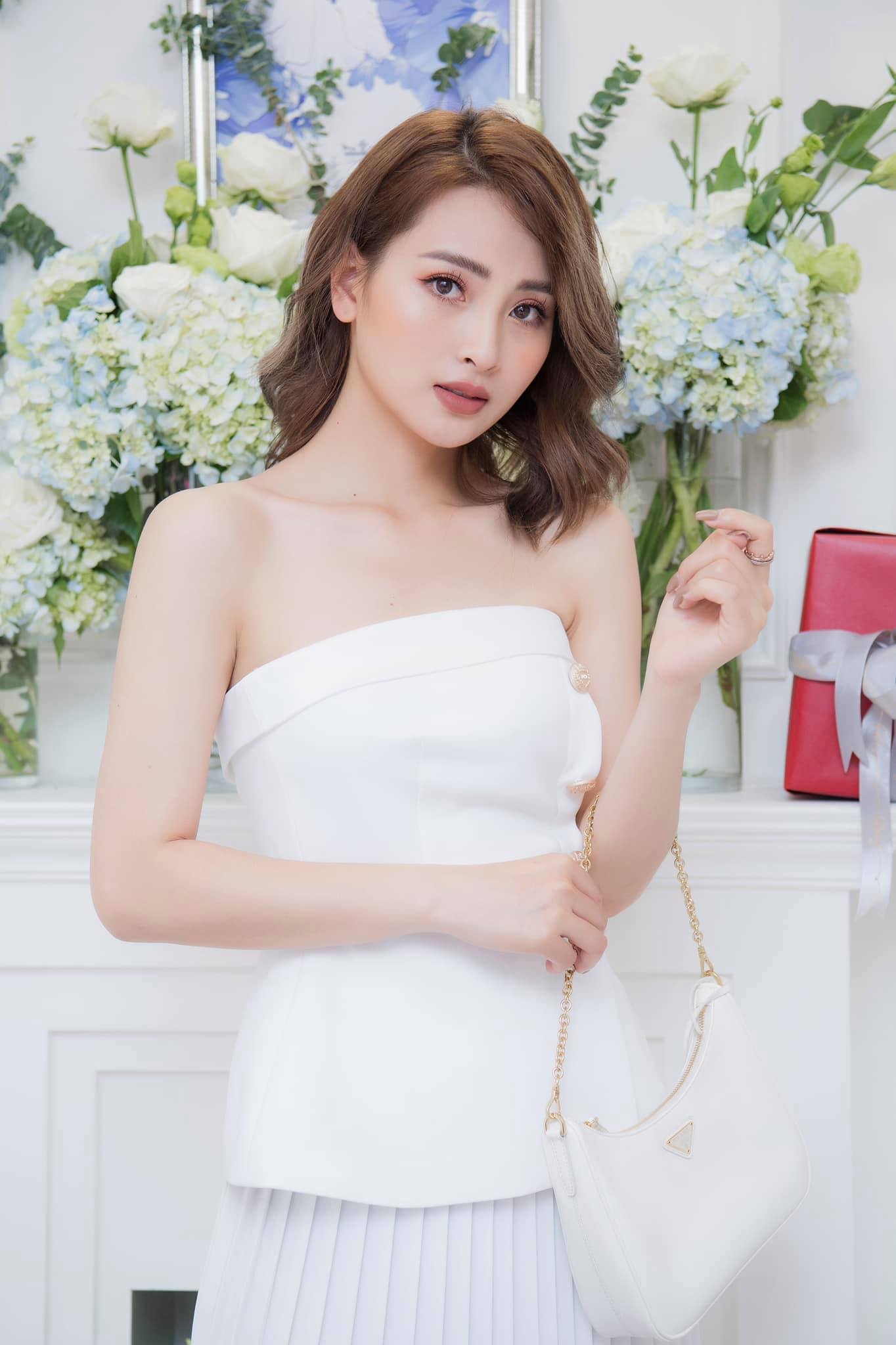 Tuổi 28 độc thân, quyến rũ của MC Huyền Trang VTV6